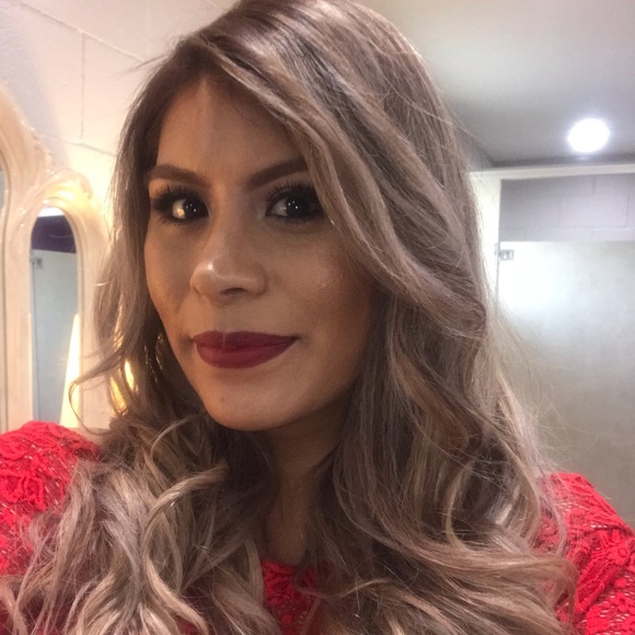 Itzel's Closet (@itzy) | Poshmark